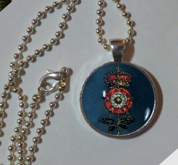 Tudor Rose Emblem Necklace. 1 Inch Round Pendant. Glass Dome, Metal ...